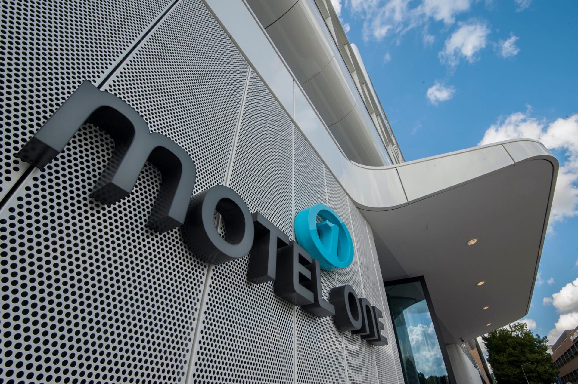 Hotel One Logo Motel One | Voordelige Designhotels In Berlijn,